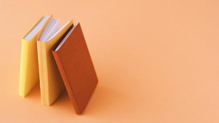 Diferencias entre Título Oficial y Título Propio - DMAD Madrid